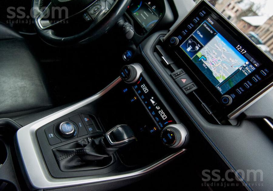 Balts Toyota RAV4 2019 Cēsis, ar dzinēja tilpumu 2.50 L un nobraukumu 98 tūkst. km par 27000 €, foto 14 vietnē AUTOMOTO.COM.LV