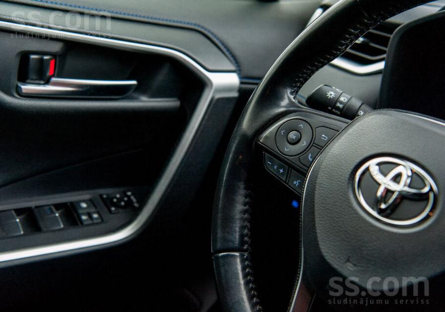 Balts Toyota RAV4 2019 Cēsis, ar dzinēja tilpumu 2.50 L un nobraukumu 98 tūkst. km par 27000 €, foto 19 vietnē AUTOMOTO.COM.LV