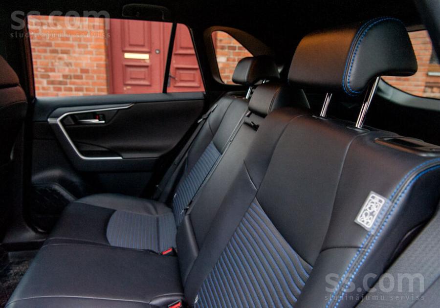 Balts Toyota RAV4 2019 Cēsis, ar dzinēja tilpumu 2.50 L un nobraukumu 98 tūkst. km par 27000 €, foto 27 vietnē AUTOMOTO.COM.LV