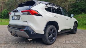 White Toyota RAV4 2019 in Maardu, with an engine capacity of 2.50 L and mileage of 122 thousand km for 27000 €, photo 9 on AUTOMOTO.COM.LV