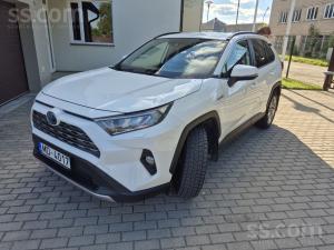 Balts Toyota RAV4 2019 Rēzekne, ar dzinēja tilpumu 2.50 L un nobraukumu 309 tūkst. km par 17700 €, foto  vietnē AUTOMOTO.COM.LV