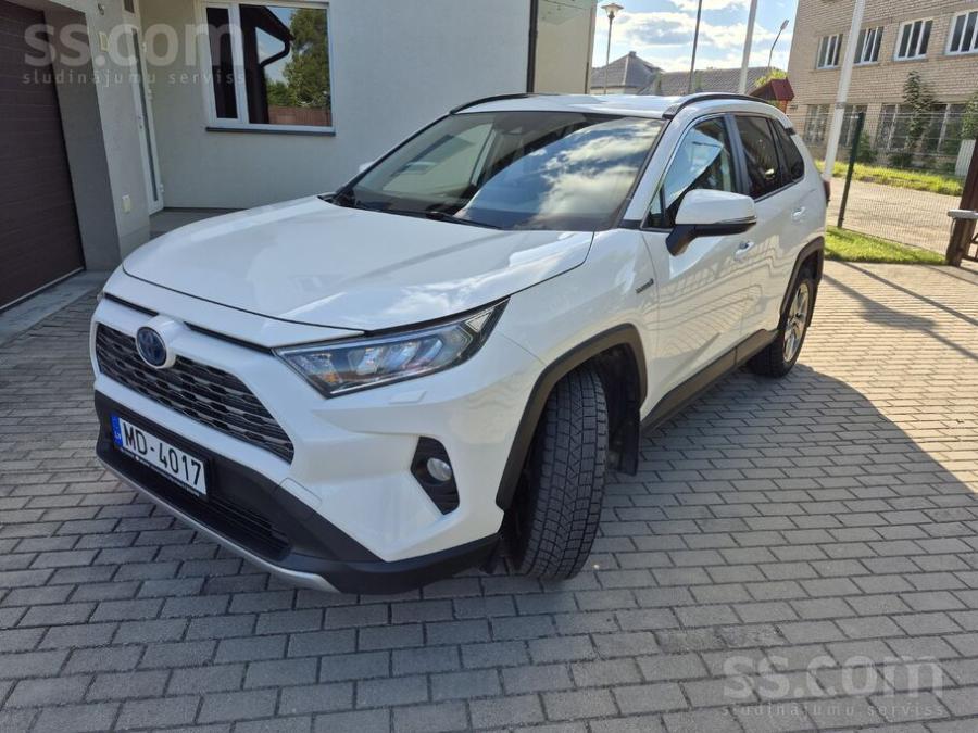 Balts Toyota RAV4 2019 Rēzekne, ar dzinēja tilpumu 2.50 L un nobraukumu 309 tūkst. km par 17700 €, foto 1 vietnē AUTOMOTO.COM.LV