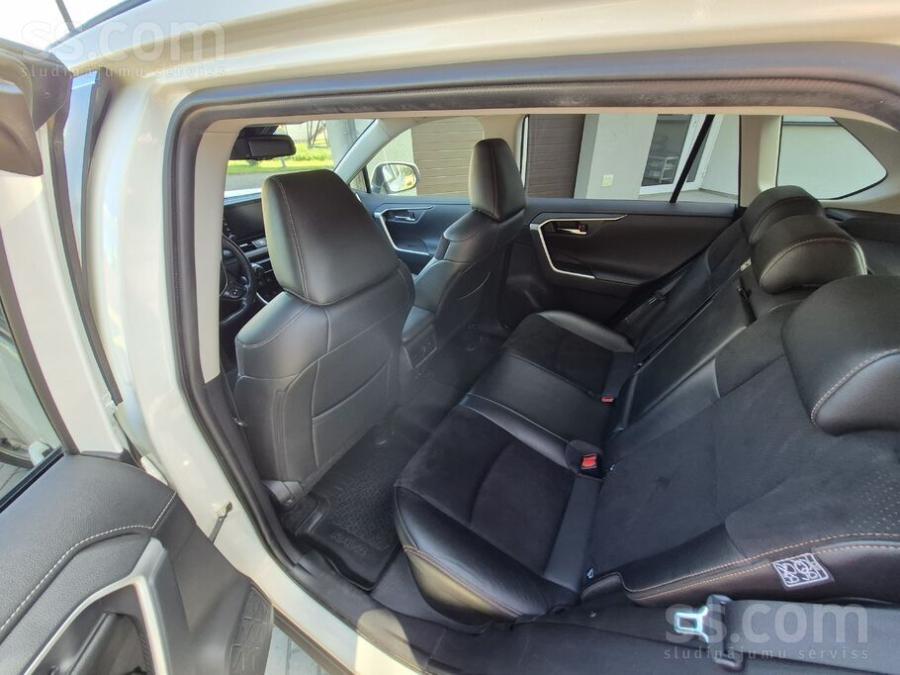 Balts Toyota RAV4 2019 Rēzekne, ar dzinēja tilpumu 2.50 L un nobraukumu 309 tūkst. km par 17700 €, foto 8 vietnē AUTOMOTO.COM.LV