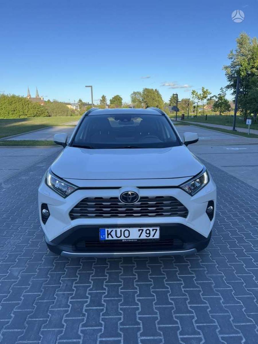 Белый Тойота РАВ 4 2019 в Юрбаркас, объемом двигателя 1.99 л и пробегом 220 тыс. км за 20700 €, фото 1 на AUTOMOTO.COM.LV