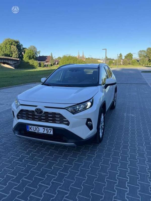 Balts Toyota RAV4 2019 Jurbarkas, ar dzinēja tilpumu 1.99 L un nobraukumu 220 tūkst. km par 20700 €, foto 10 vietnē AUTOMOTO.COM.LV