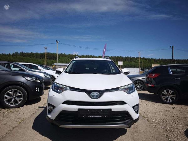Balts Toyota RAV4 2019 Viļņa, ar dzinēja tilpumu 2.50 L un nobraukumu 179 tūkst. km par 18450 €, foto 2 vietnē AUTOMOTO.COM.LV