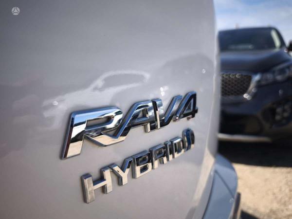 Balts Toyota RAV4 2019 Viļņa, ar dzinēja tilpumu 2.50 L un nobraukumu 179 tūkst. km par 18450 €, foto 8 vietnē AUTOMOTO.COM.LV