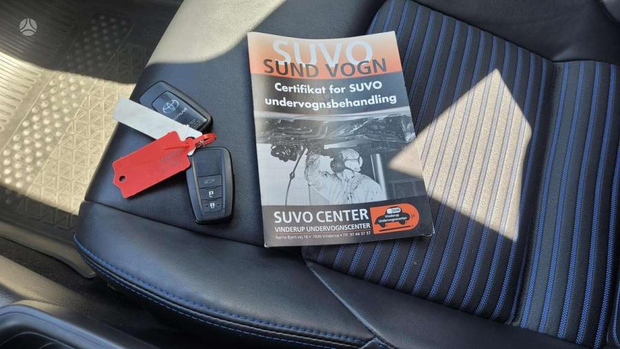 White Toyota RAV4 2019 in Siauliai, with an engine capacity of 2.49 L and mileage of 175 thousand km for 22700 €, photo 12 on AUTOMOTO.COM.LV