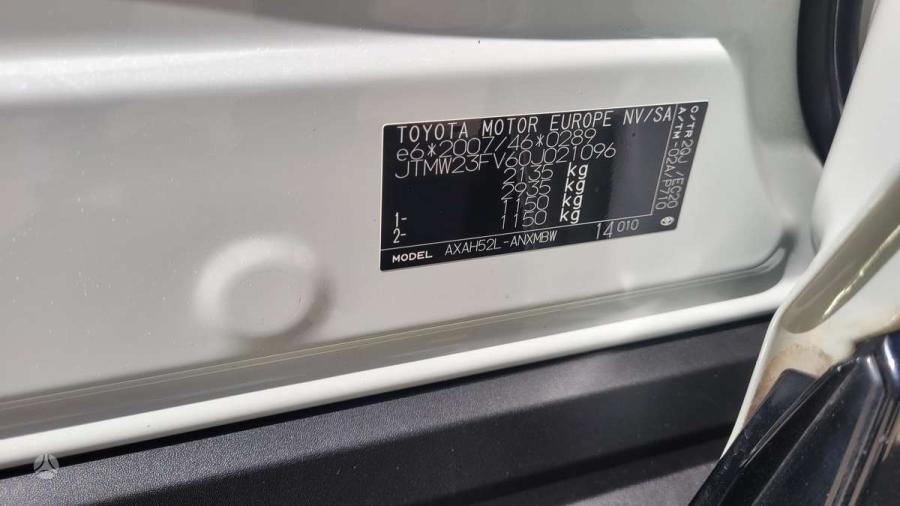 White Toyota RAV4 2019 in Siauliai, with an engine capacity of 2.49 L and mileage of 175 thousand km for 22700 €, photo 23 on AUTOMOTO.COM.LV