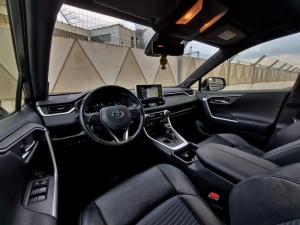 Balts Toyota RAV4 2019 Rīga, ar dzinēja tilpumu 2.50 L un nobraukumu 84 tūkst. km par 29490 €, foto 3 vietnē AUTOMOTO.COM.LV