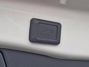 Balts Toyota RAV4 2019 Rīga, ar dzinēja tilpumu 2.50 L un nobraukumu 84 tūkst. km par 29490 €, foto 10 vietnē AUTOMOTO.COM.LV