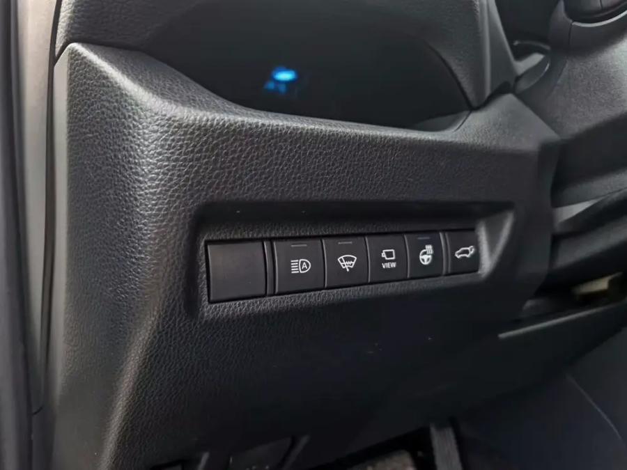 Balts Toyota RAV4 2019 Rīga, ar dzinēja tilpumu 2.50 L un nobraukumu 84 tūkst. km par 29490 €, foto 11 vietnē AUTOMOTO.COM.LV