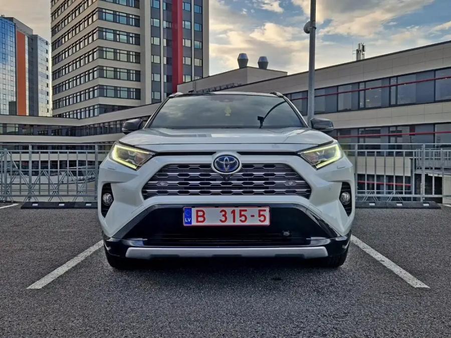 Balts Toyota RAV4 2019 Rīga, ar dzinēja tilpumu 2.50 L un nobraukumu 84 tūkst. km par 29490 €, foto 13 vietnē AUTOMOTO.COM.LV