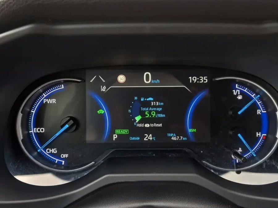 Balts Toyota RAV4 2019 Rīga, ar dzinēja tilpumu 2.50 L un nobraukumu 84 tūkst. km par 29490 €, foto 14 vietnē AUTOMOTO.COM.LV