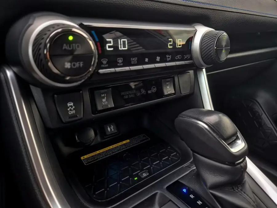 Balts Toyota RAV4 2019 Rīga, ar dzinēja tilpumu 2.50 L un nobraukumu 84 tūkst. km par 29490 €, foto 15 vietnē AUTOMOTO.COM.LV