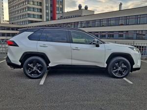 Balts Toyota RAV4 2019 Rīga, ar dzinēja tilpumu 2.50 L un nobraukumu 84 tūkst. km par 29490 €, foto 20 vietnē AUTOMOTO.COM.LV