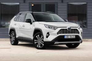 Balts Toyota RAV4 2019 Jelgava, ar dzinēja tilpumu 2.50 L un nobraukumu 140 tūkst. km par 26450 €, foto  vietnē AUTOMOTO.COM.LV