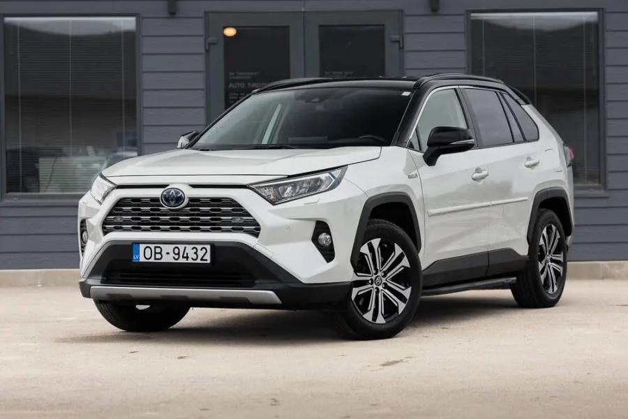 Balts Toyota RAV4 2019 Jelgava, ar dzinēja tilpumu 2.50 L un nobraukumu 140 tūkst. km par 26450 €, foto 4 vietnē AUTOMOTO.COM.LV