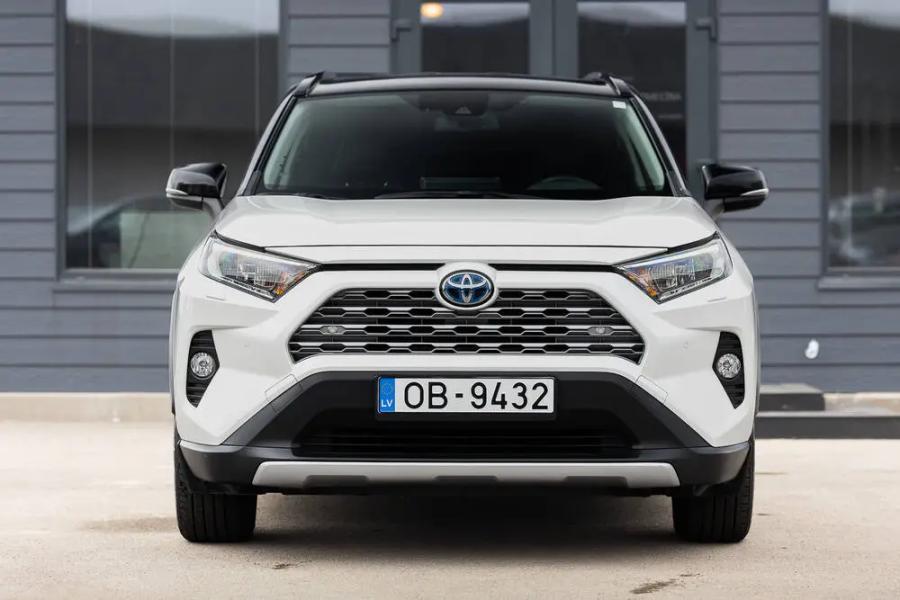 Balts Toyota RAV4 2019 Jelgava, ar dzinēja tilpumu 2.50 L un nobraukumu 140 tūkst. km par 26450 €, foto 6 vietnē AUTOMOTO.COM.LV