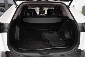 Balts Toyota RAV4 2019 Jelgava, ar dzinēja tilpumu 2.50 L un nobraukumu 140 tūkst. km par 26450 €, foto 12 vietnē AUTOMOTO.COM.LV
