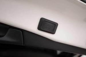 Balts Toyota RAV4 2019 Jelgava, ar dzinēja tilpumu 2.50 L un nobraukumu 140 tūkst. km par 26450 €, foto 13 vietnē AUTOMOTO.COM.LV