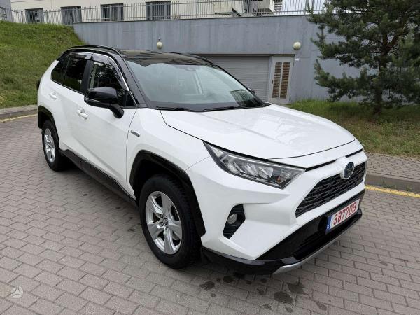 Белый Тойота РАВ 4 2019 в Вильнюс, объемом двигателя 2.49 л и пробегом 236 тыс. км за 17950 €, фото 4 на AUTOMOTO.COM.LV