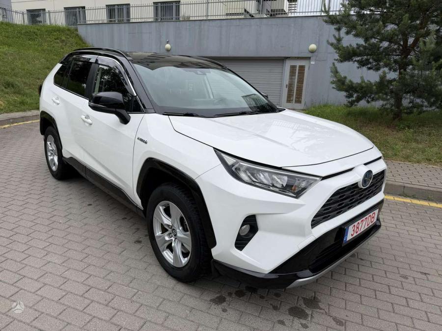 Balts Toyota RAV4 2019 Viļņa, ar dzinēja tilpumu 2.49 L un nobraukumu 236 tūkst. km par 17950 €, foto 5 vietnē AUTOMOTO.COM.LV