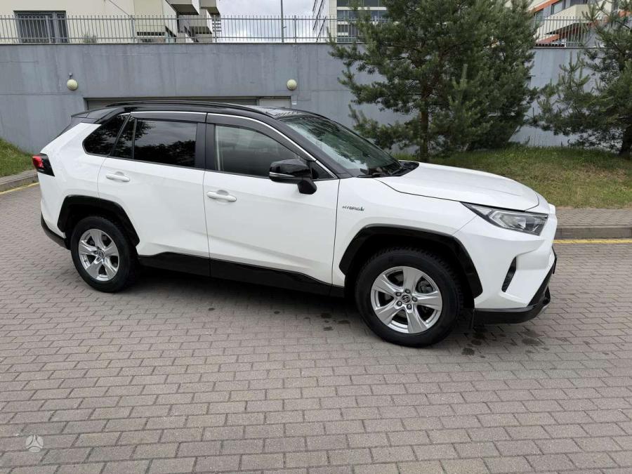 Balts Toyota RAV4 2019 Viļņa, ar dzinēja tilpumu 2.49 L un nobraukumu 236 tūkst. km par 17950 €, foto 6 vietnē AUTOMOTO.COM.LV