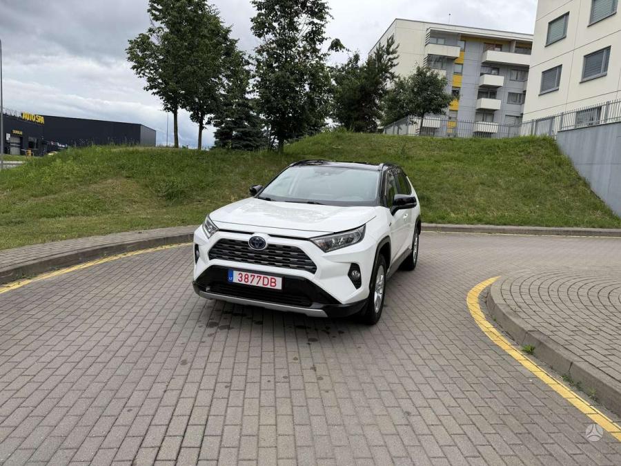 Balts Toyota RAV4 2019 Viļņa, ar dzinēja tilpumu 2.49 L un nobraukumu 236 tūkst. km par 17950 €, foto 13 vietnē AUTOMOTO.COM.LV