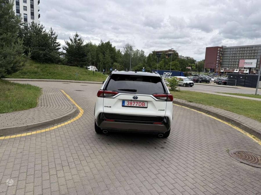 Balts Toyota RAV4 2019 Viļņa, ar dzinēja tilpumu 2.49 L un nobraukumu 236 tūkst. km par 17950 €, foto 15 vietnē AUTOMOTO.COM.LV