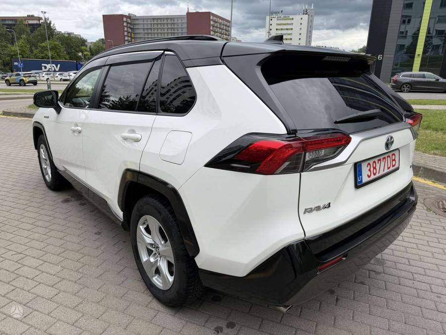 Balts Toyota RAV4 2019 Viļņa, ar dzinēja tilpumu 2.49 L un nobraukumu 236 tūkst. km par 17950 €, foto 21 vietnē AUTOMOTO.COM.LV