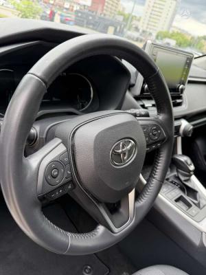 Balts Toyota RAV4 2019 Viļņa, ar dzinēja tilpumu 2.49 L un nobraukumu 236 tūkst. km par 17950 €, foto 29 vietnē AUTOMOTO.COM.LV