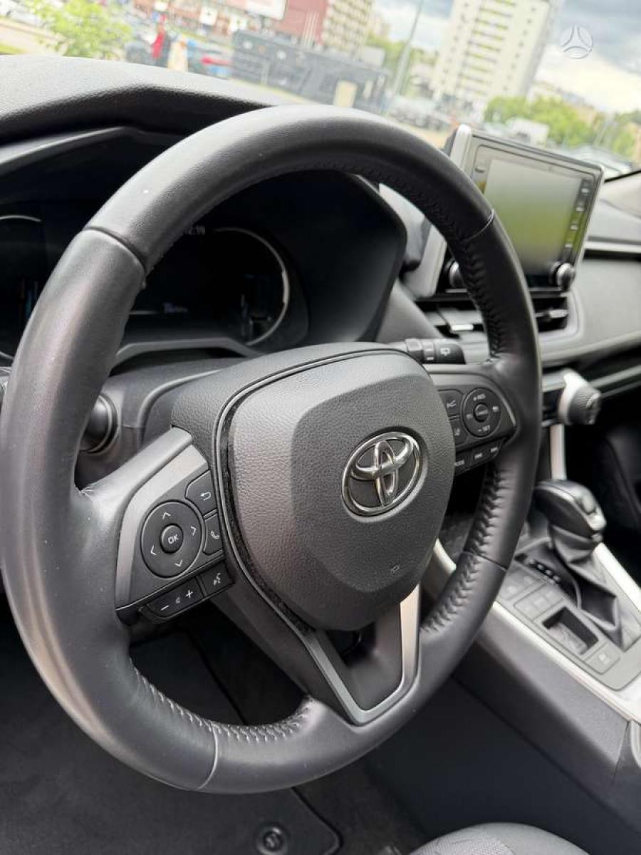 Balts Toyota RAV4 2019 Viļņa, ar dzinēja tilpumu 2.49 L un nobraukumu 236 tūkst. km par 17950 €, foto 29 vietnē AUTOMOTO.COM.LV