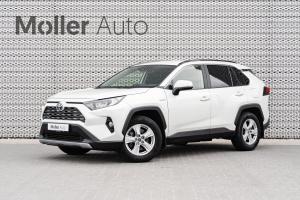 White Toyota RAV4 2019 in Marupe, with an engine capacity of 2.50 L and mileage of 144 thousand km for 23850 €, photo  on AUTOMOTO.COM.LV