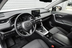 White Toyota RAV4 2019 in Marupe, with an engine capacity of 2.50 L and mileage of 144 thousand km for 23850 €, photo 9 on AUTOMOTO.COM.LV