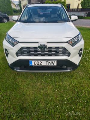 White Toyota RAV4 2019 in Tartu, with an engine capacity of 2.00 L and mileage of 62 thousand km for 25000 €, photo  on AUTOMOTO.COM.LV
