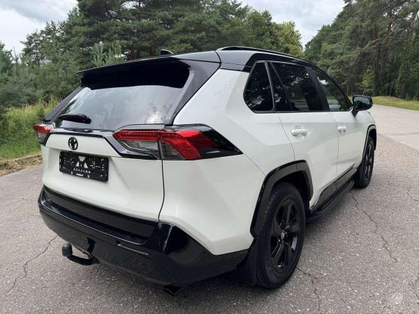 Balts Toyota RAV4 2019 Kauņa, ar dzinēja tilpumu 2.49 L un nobraukumu 129 tūkst. km par 24950 €, foto 6 vietnē AUTOMOTO.COM.LV
