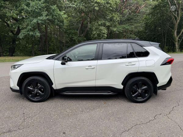 Balts Toyota RAV4 2019 Kauņa, ar dzinēja tilpumu 2.49 L un nobraukumu 129 tūkst. km par 24950 €, foto 9 vietnē AUTOMOTO.COM.LV