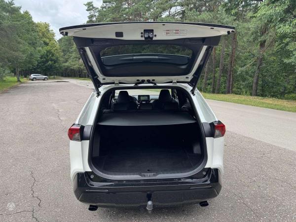 Balts Toyota RAV4 2019 Kauņa, ar dzinēja tilpumu 2.49 L un nobraukumu 129 tūkst. km par 24950 €, foto 10 vietnē AUTOMOTO.COM.LV