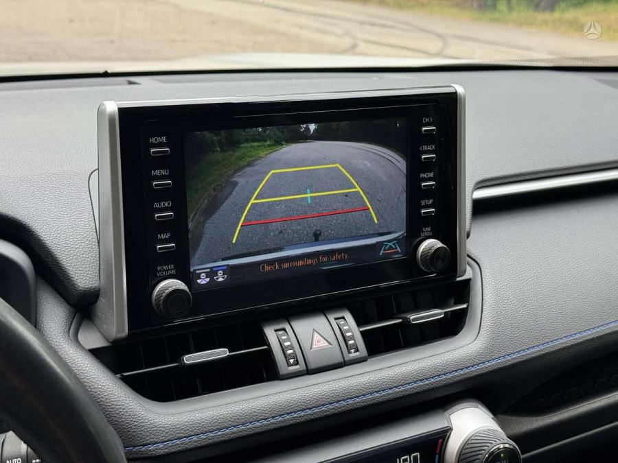 Белый Тойота РАВ 4 2019 в Каунас, объемом двигателя 2.49 л и пробегом 129 тыс. км за 24950 €, фото 18 на AUTOMOTO.COM.LV
