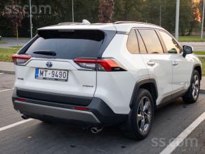 Balts Toyota RAV4 2019 Jelgava, ar dzinēja tilpumu 2.50 L un nobraukumu 145 tūkst. km par 25500 €, foto 3 vietnē AUTOMOTO.COM.LV