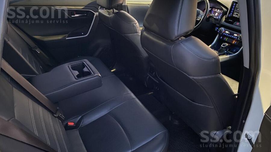 Balts Toyota RAV4 2019 Jelgava, ar dzinēja tilpumu 2.50 L un nobraukumu 145 tūkst. km par 25500 €, foto 11 vietnē AUTOMOTO.COM.LV