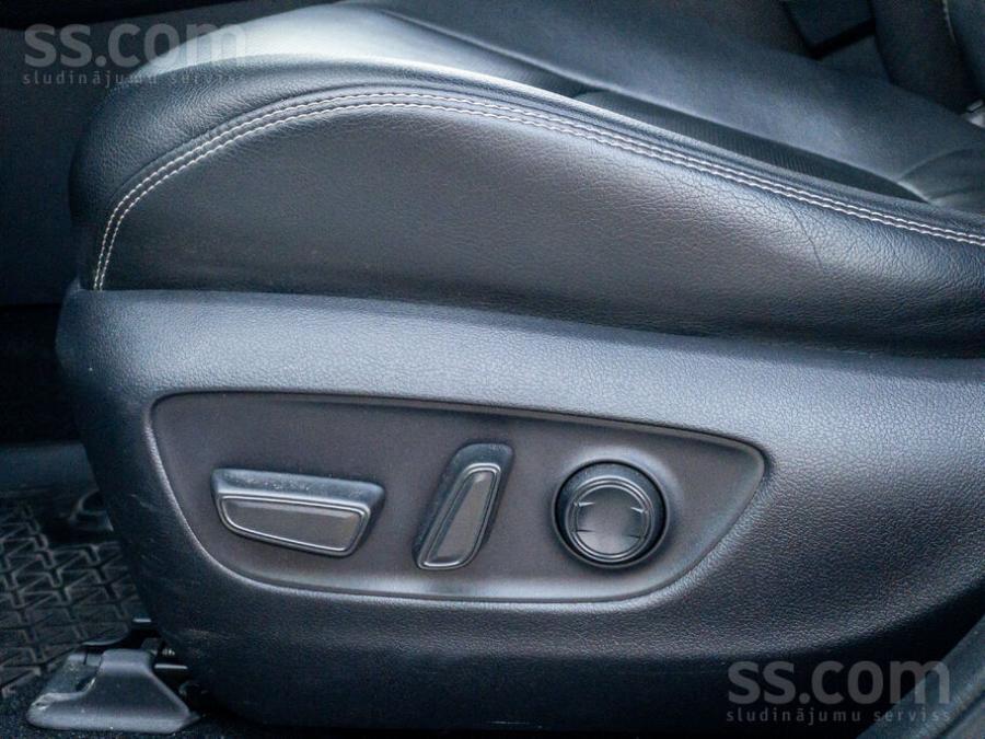 Balts Toyota RAV4 2019 Jelgava, ar dzinēja tilpumu 2.50 L un nobraukumu 145 tūkst. km par 25500 €, foto 16 vietnē AUTOMOTO.COM.LV