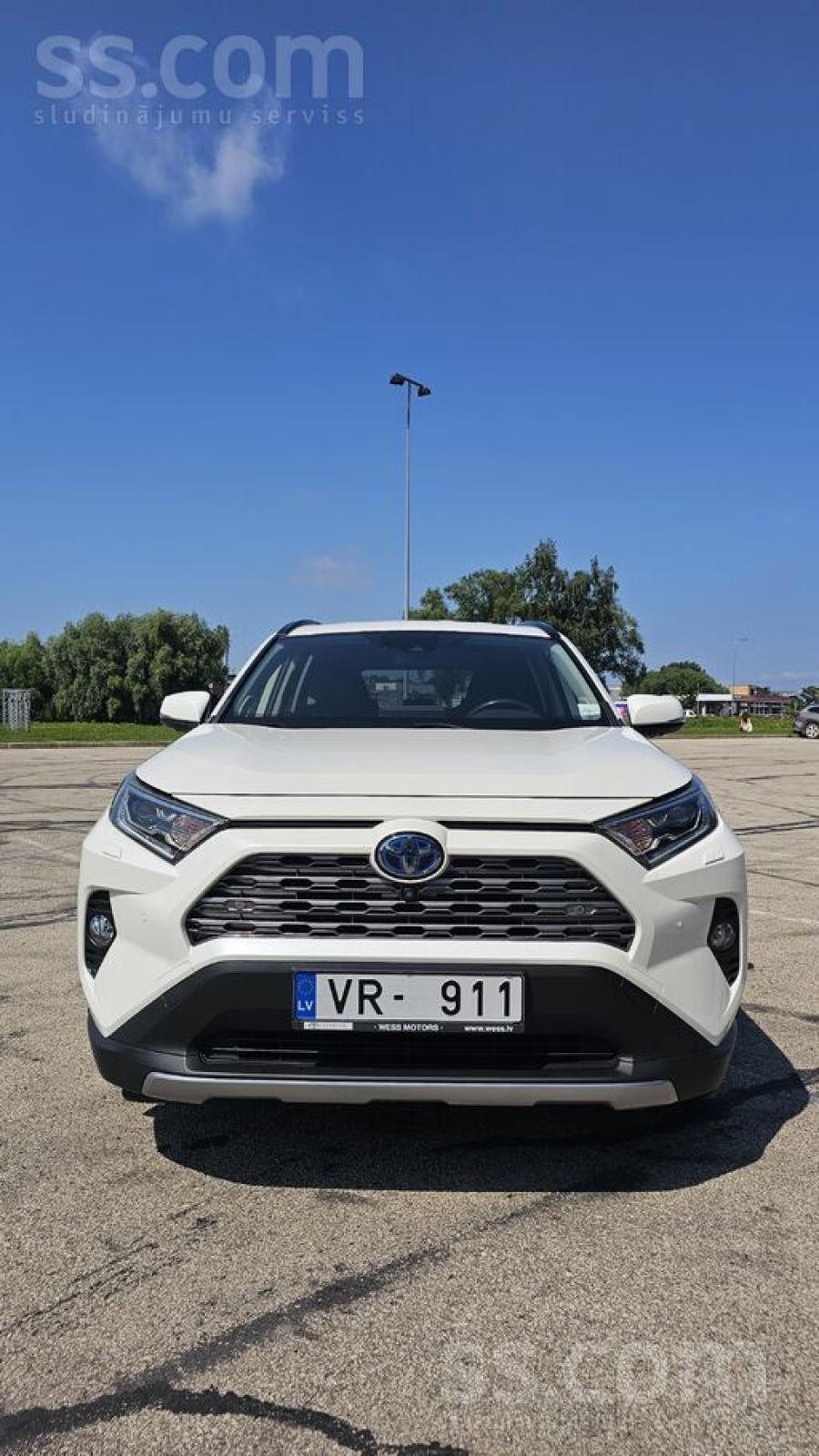 Balts Toyota RAV4 2019 Rīga, ar dzinēja tilpumu 2.50 L un nobraukumu 104 tūkst. km par 27100 €, foto 5 vietnē AUTOMOTO.COM.LV