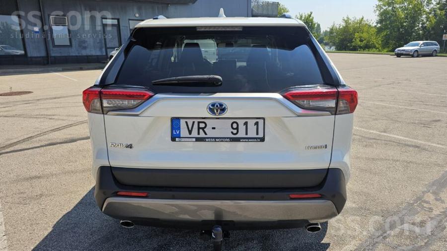 Balts Toyota RAV4 2019 Rīga, ar dzinēja tilpumu 2.50 L un nobraukumu 104 tūkst. km par 27100 €, foto 6 vietnē AUTOMOTO.COM.LV