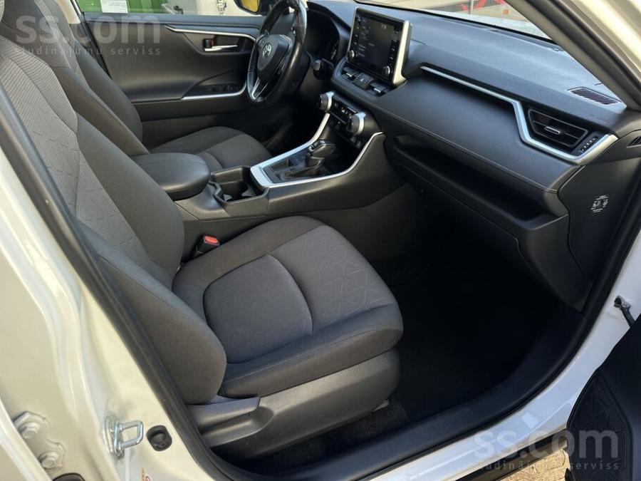 Balts Toyota RAV4 2019 Rīga, ar dzinēja tilpumu 2.00 L un nobraukumu 208 tūkst. km par 18100 €, foto 18 vietnē AUTOMOTO.COM.LV