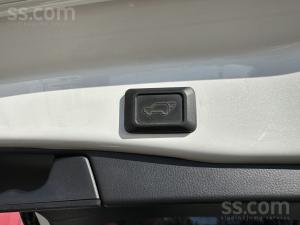 Balts Toyota RAV4 2019 Rīga, ar dzinēja tilpumu 2.00 L un nobraukumu 208 tūkst. km par 18100 €, foto 24 vietnē AUTOMOTO.COM.LV