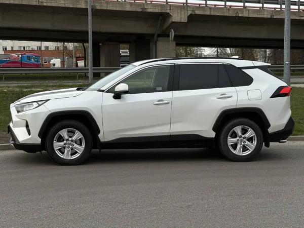 Balts Toyota RAV4 2019 Rīga, ar dzinēja tilpumu 2.00 L un nobraukumu 208 tūkst. km par 18100 €, foto 2 vietnē AUTOMOTO.COM.LV