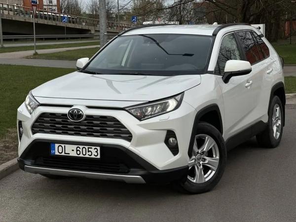 Balts Toyota RAV4 2019 Rīga, ar dzinēja tilpumu 2.00 L un nobraukumu 208 tūkst. km par 18100 €, foto 4 vietnē AUTOMOTO.COM.LV