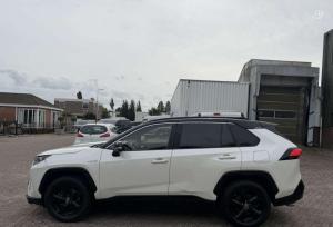 White Toyota RAV4 2019 in Vilnius, with an engine capacity of 2.50 L and mileage of 48 thousand km for 21999 €, photo 3 on AUTOMOTO.COM.LV